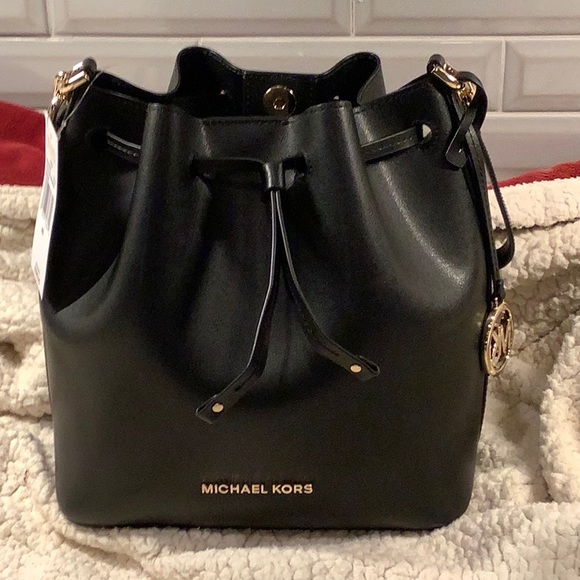 Michael Kors | Bags | Nwt Michael Kors Medium Bucket Bag | Poshmark